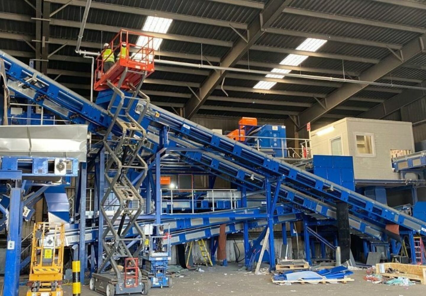 J&B Recycling - Front End Loaders I Skips & Containers